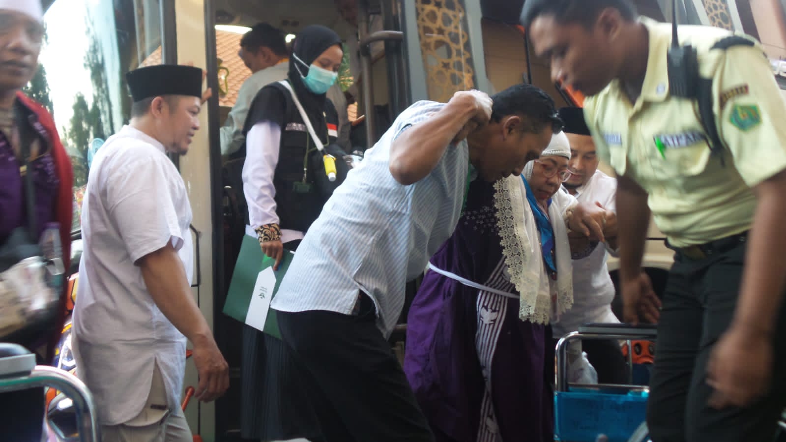 Kloter 106 Embarkasi Surabaya kembali, Operasional penyelenggaraan haji ...